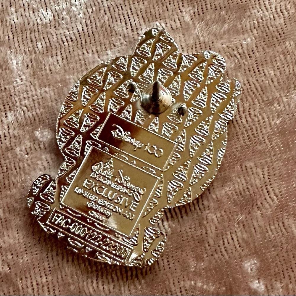 Disney Adorbs Daisy Pin, Limited Edition 400, D23 Dai… - Gem